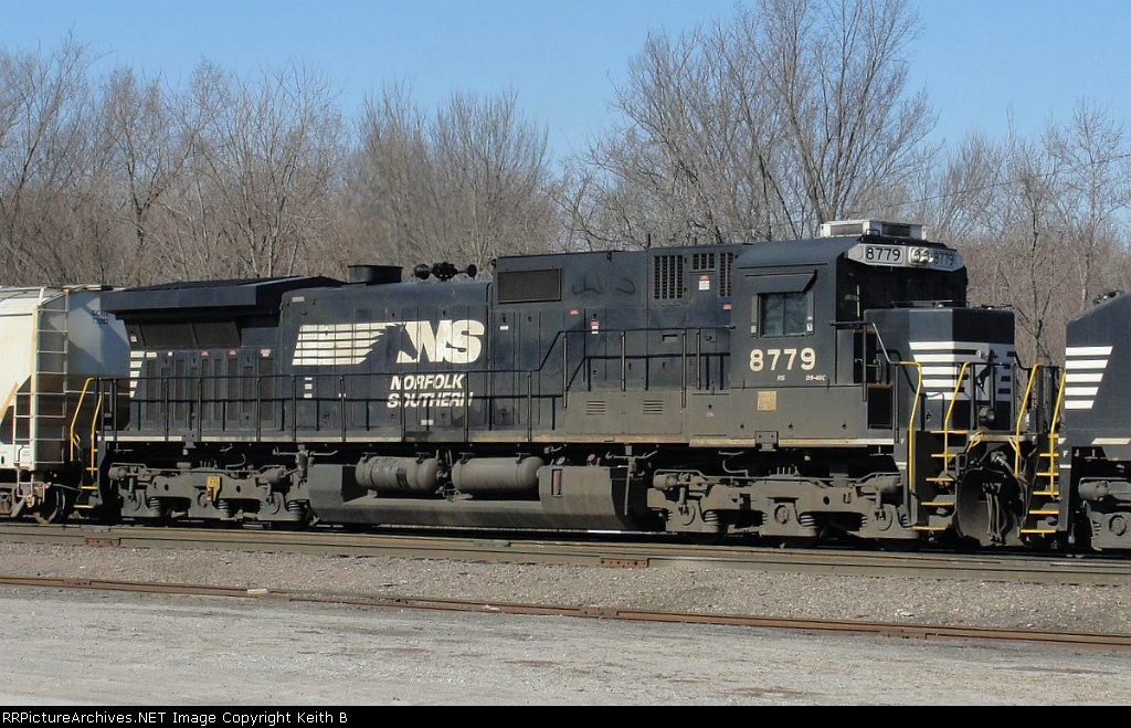 NS 8779